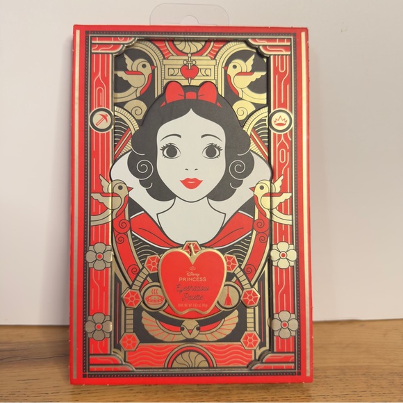 Disney | Makeup | New Disney Princess Snow White Makeup Pallet With ...